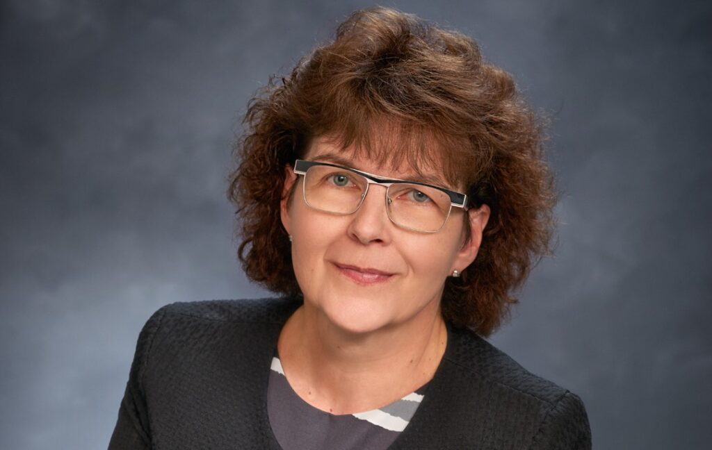 Irja Leppisaari - Aikuiskasvatus